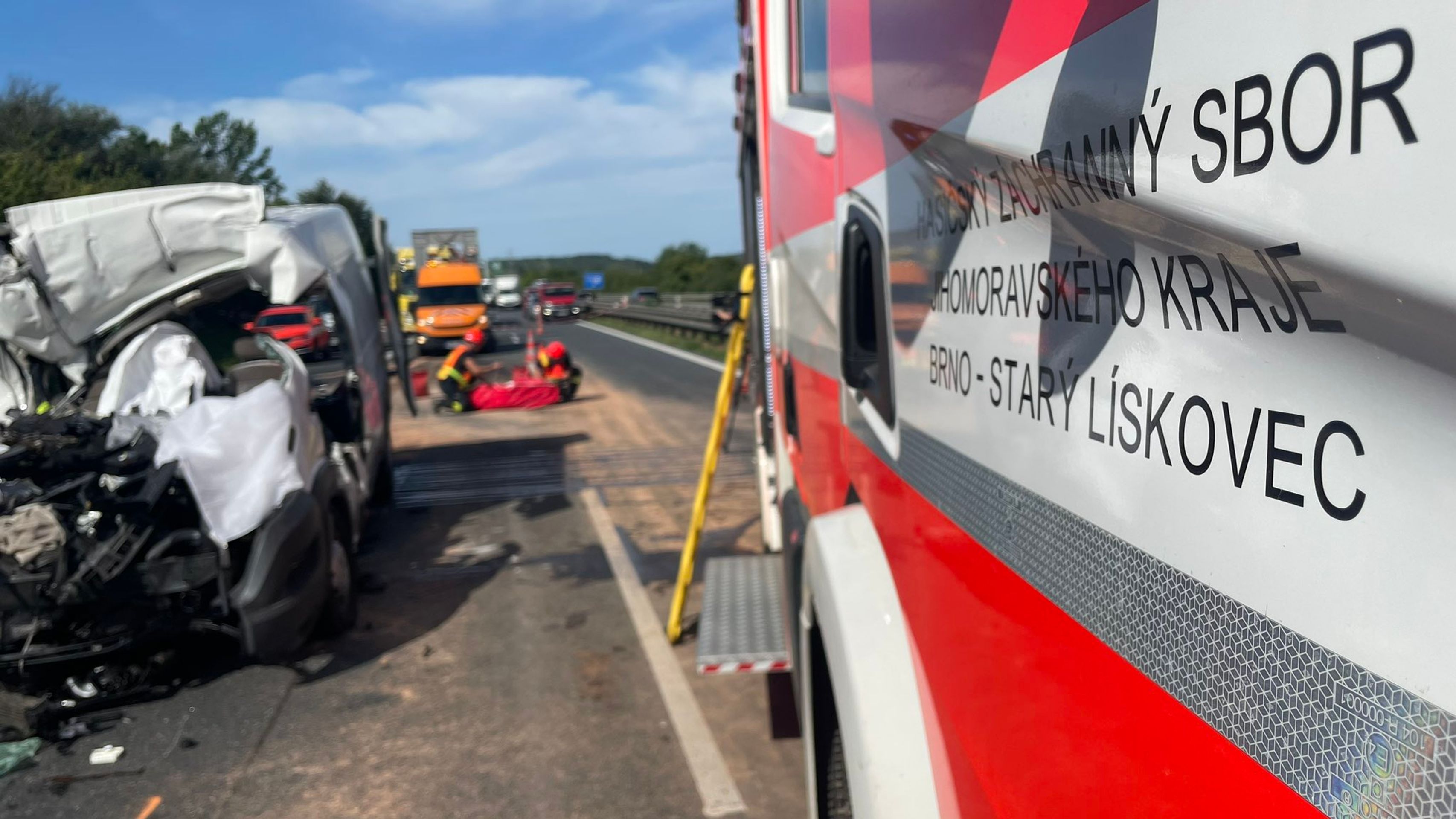 Nehoda na D1 v Brně (25. 8. 2023) | Galerie: Nehoda na D1 v Brně (25. 8. 2023) | TN.cz
