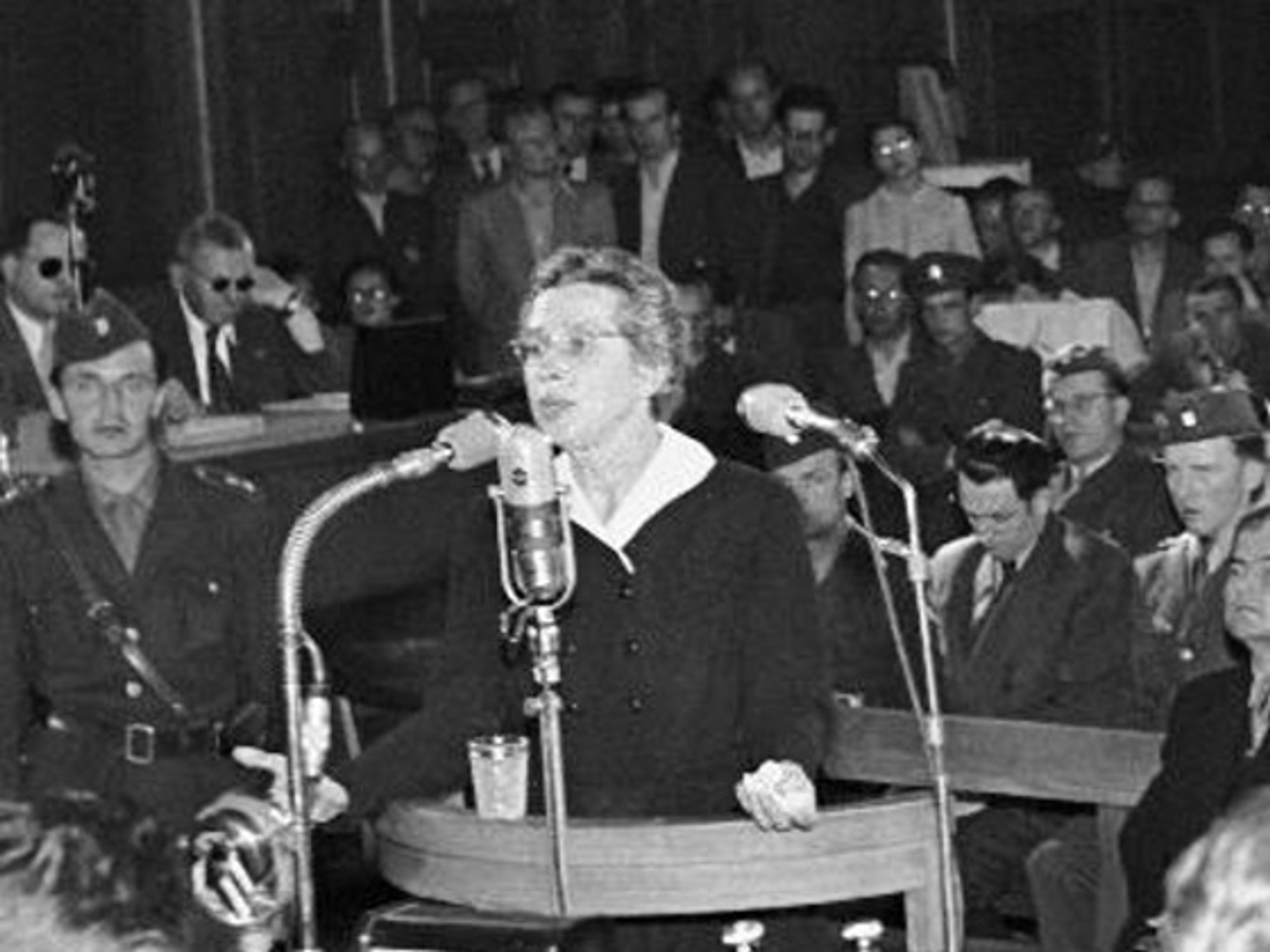 Pomník Milady Horákové | Galerie: Milada Horáková | TN.cz