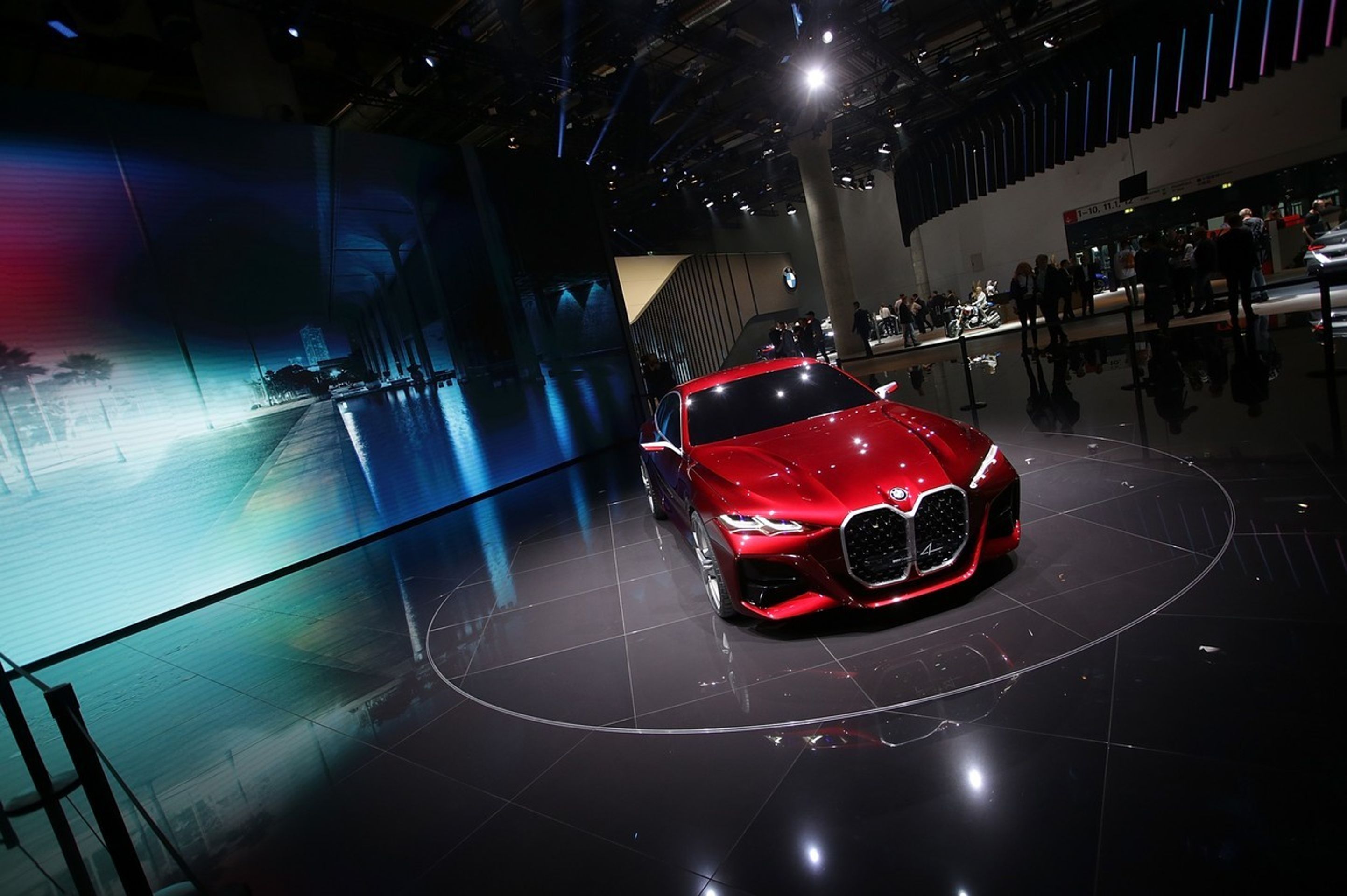 BMW Concept 4 - 16 | Galerie: Fotogalerie: BMW Concept 4 zaujal hlavně ...