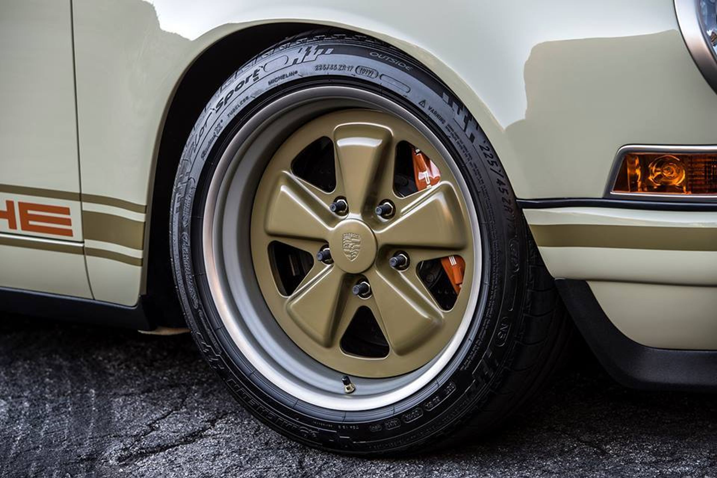 singer - 75 | Galerie: GALERIE: Singer 911 | TN.cz