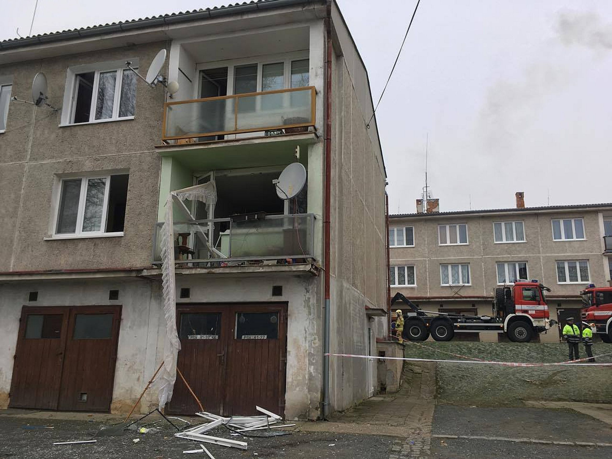 Exploze propanbutanové láhve v bytě v Drahotíně - 2 | Galerie: GALERIE ...