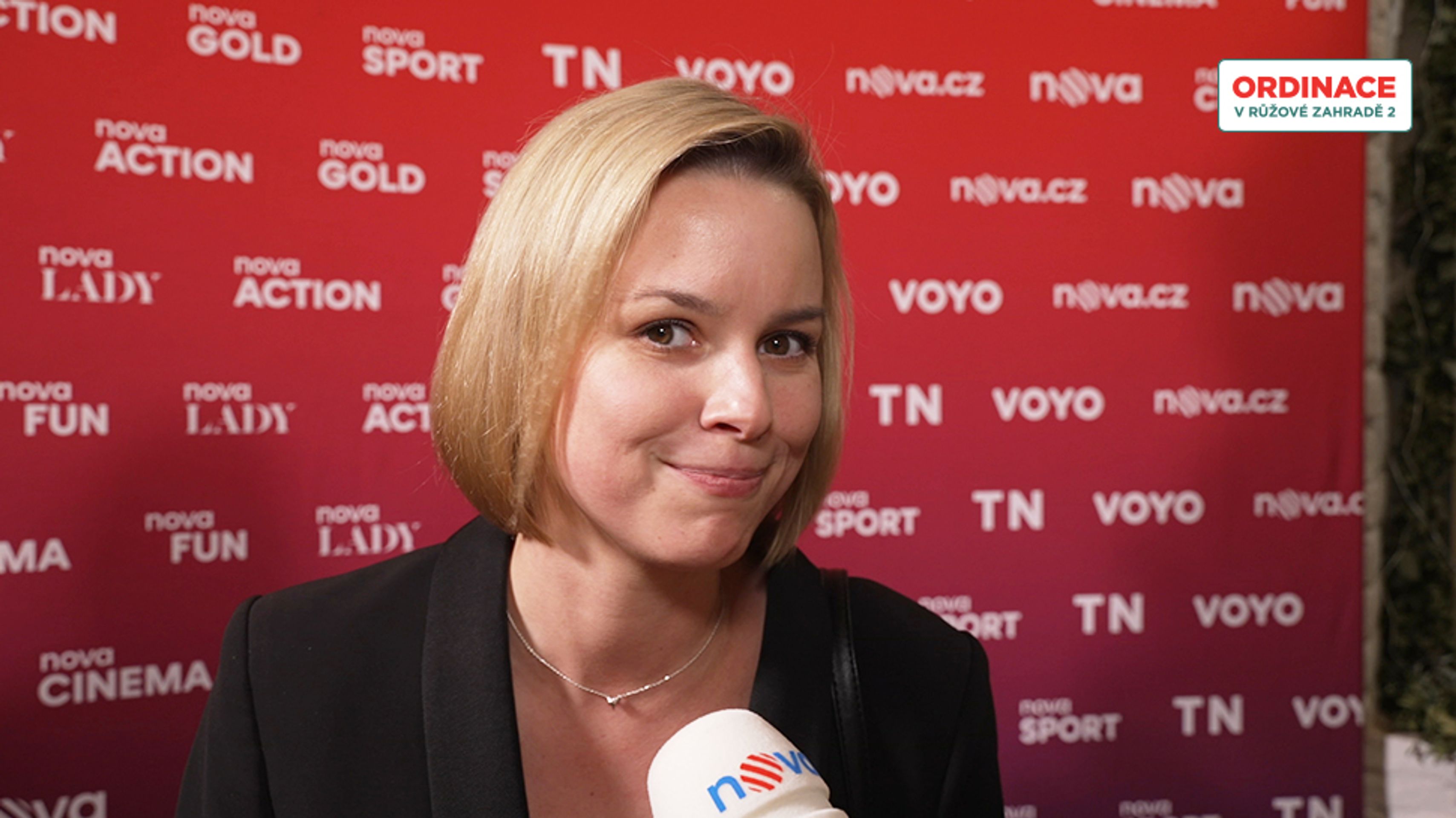 Patricie Pagáčová vytáhla na Slavíky šaty od Sandry Mark | Galerie ...