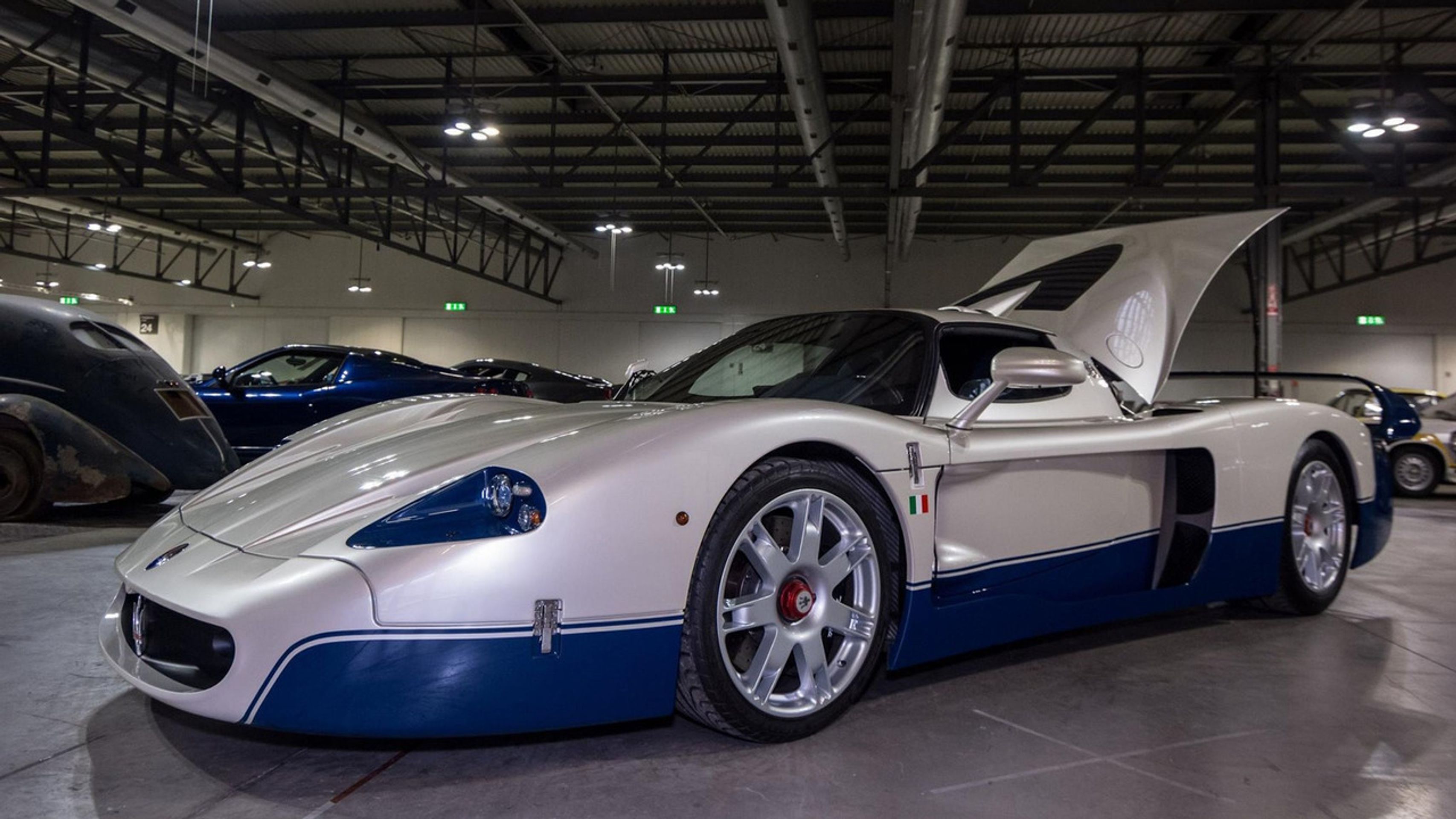 aukce - 16 | Galerie: GALERIE: sbírka aut za 1,38 miliardy | TN.cz