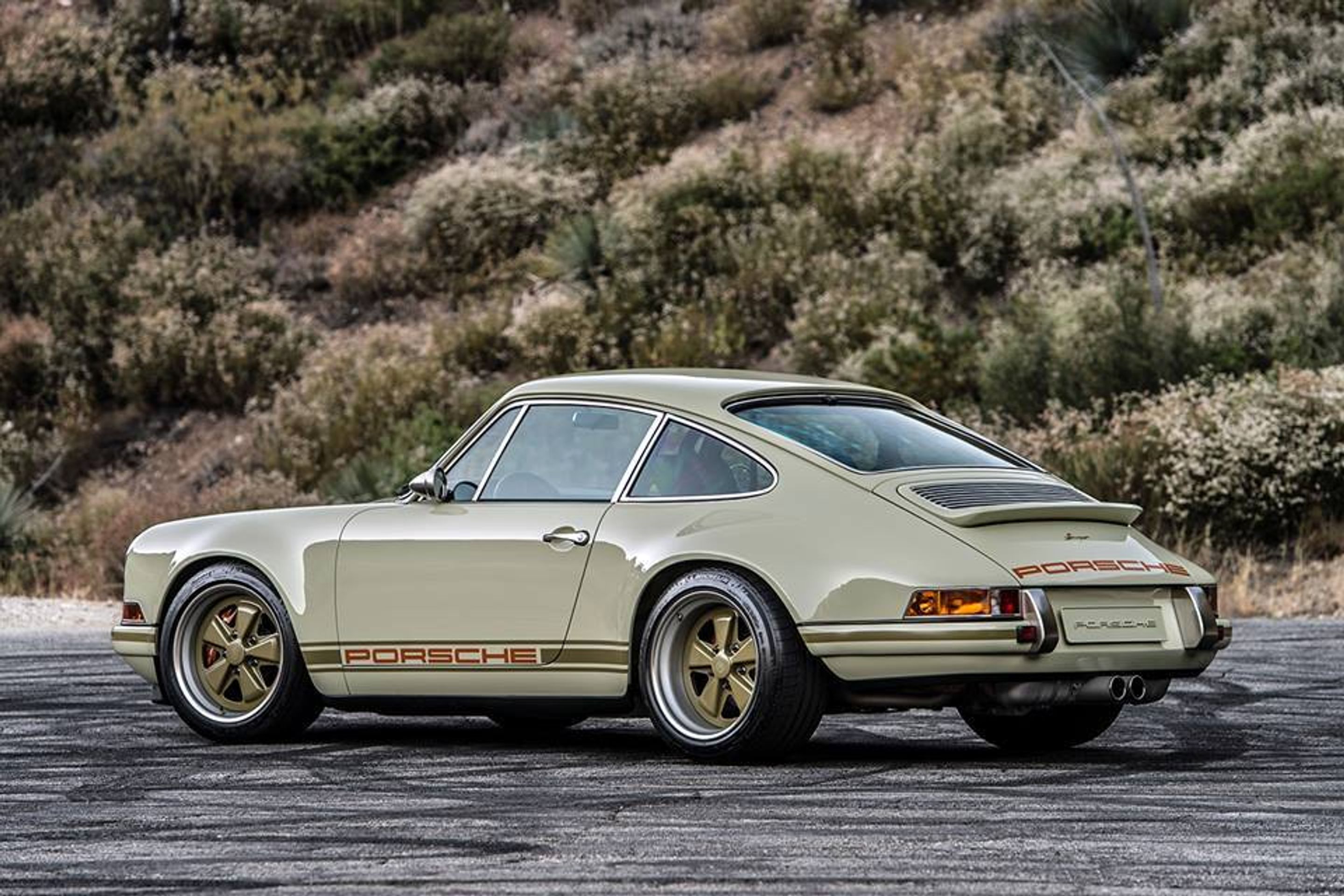 singer - 75 | Galerie: GALERIE: Singer 911 | TN.cz