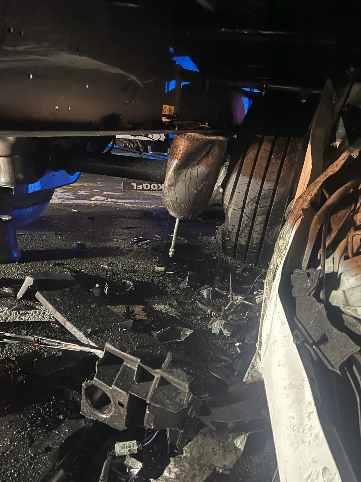 Vážná dopravní nehoda na D1 | Galerie: Vážná dopravní nehoda na D1 | TN.cz