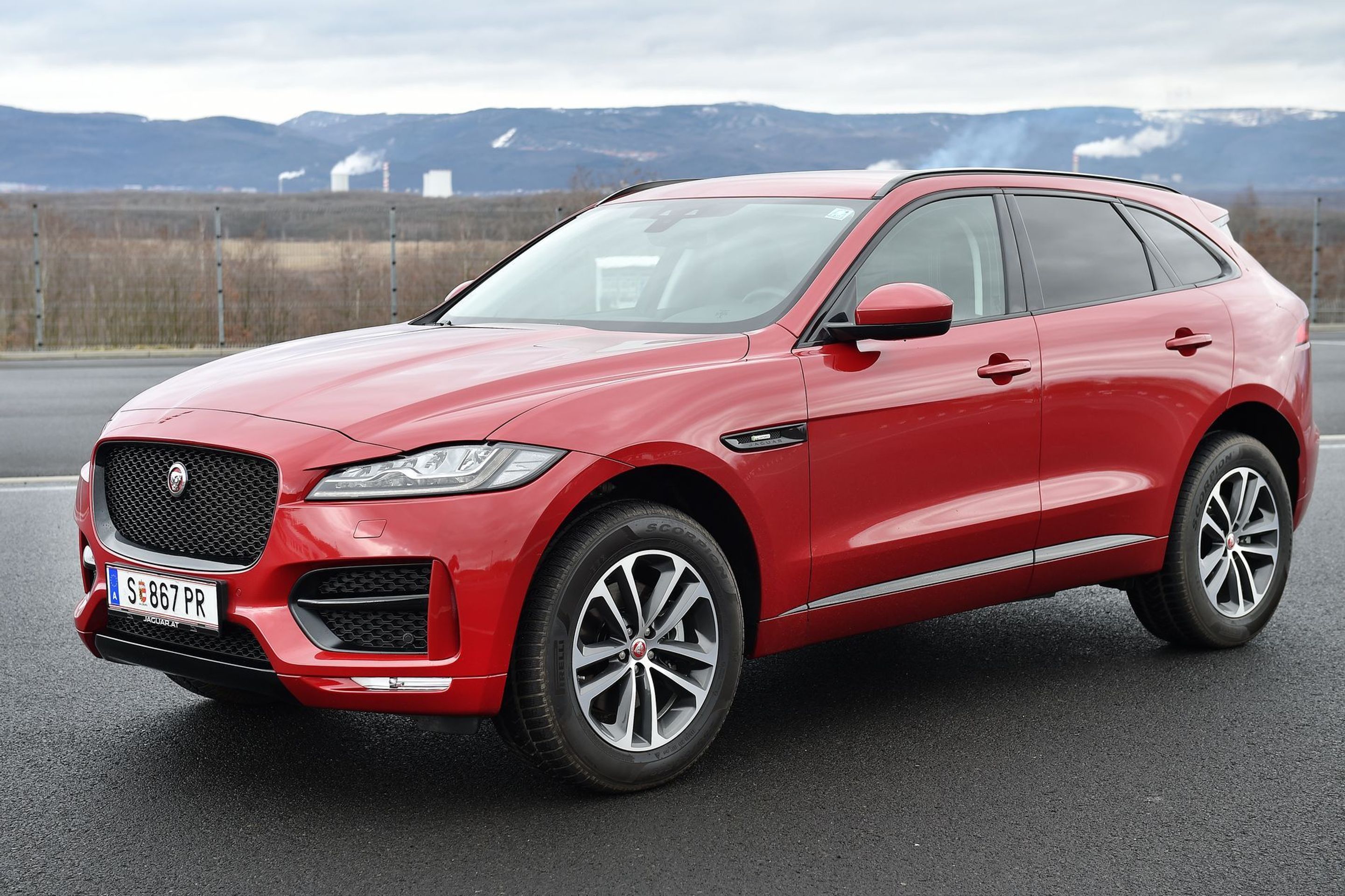 Jaguar F-Pace - 22 | Galerie: GALERIE: Jaguar F-Pace | TN.cz