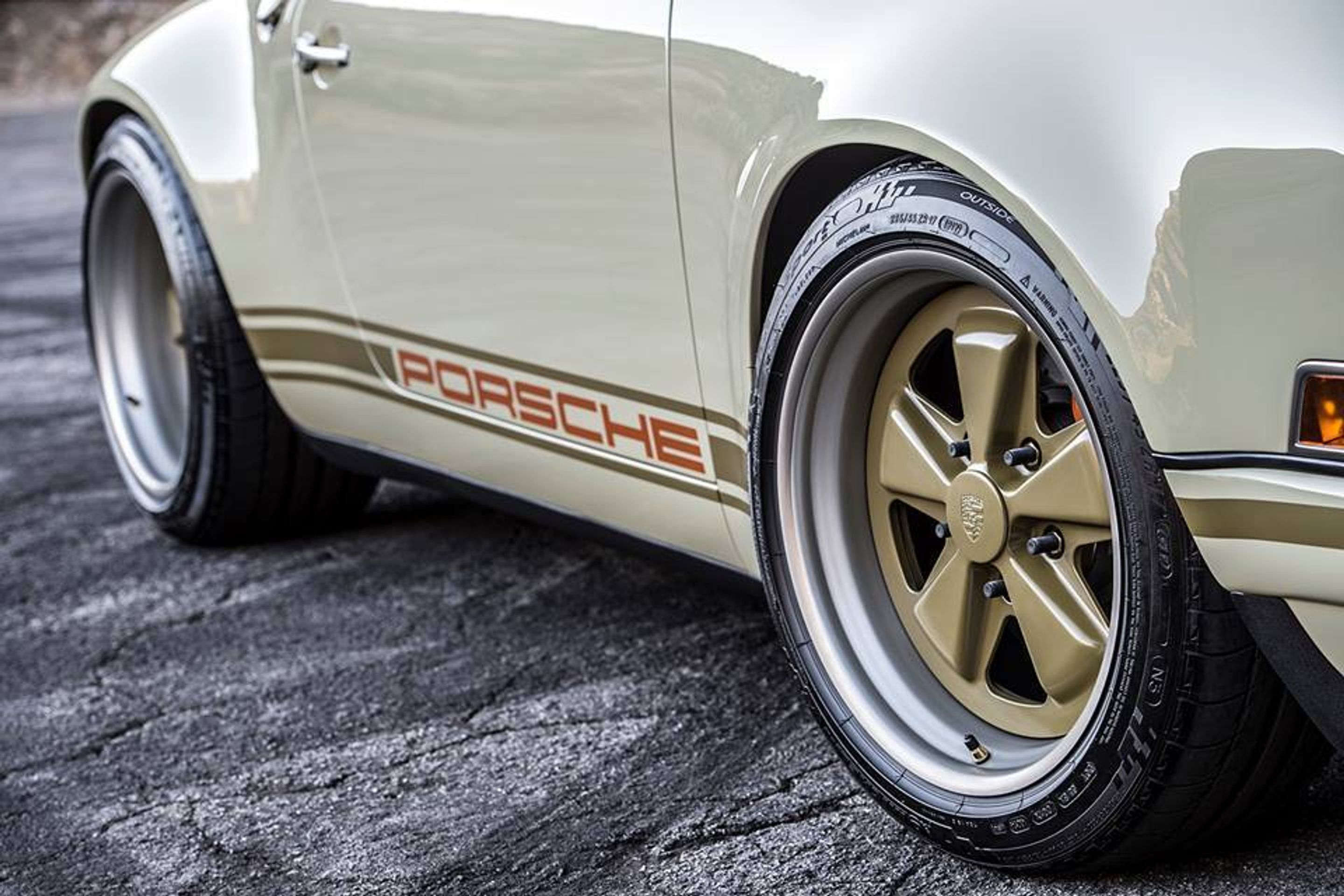 singer - 75 | Galerie: GALERIE: Singer 911 | TN.cz