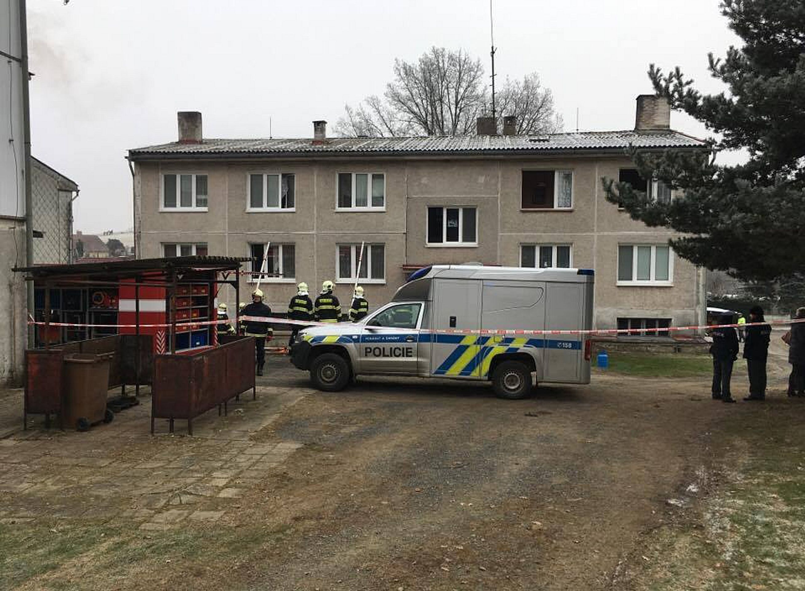 Exploze propanbutanové láhve v bytě v Drahotíně - 2 | Galerie: GALERIE ...