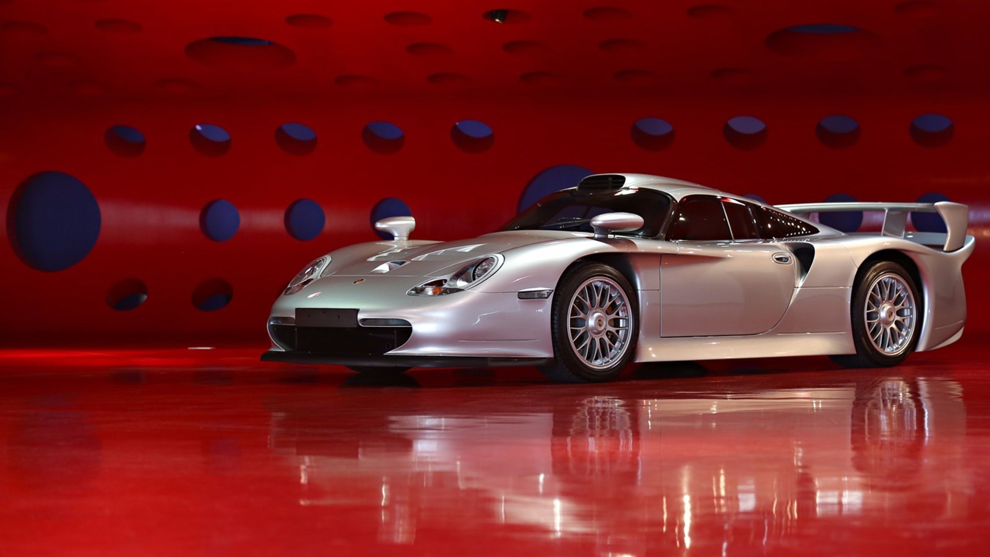 GT1 - 38 | Galerie: GALERIE: Porsche 911 GT1 | TN.cz