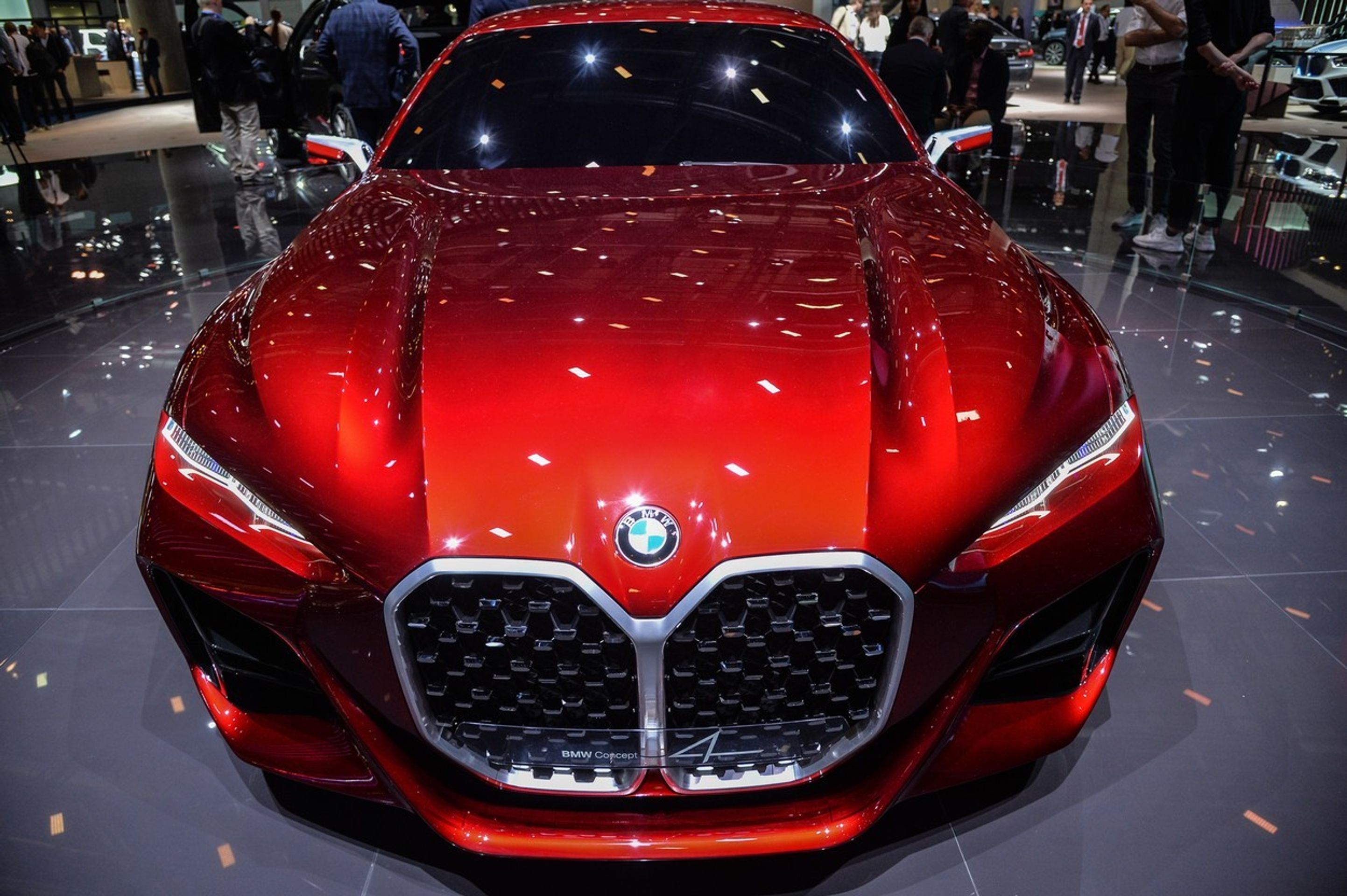 BMW Concept 4 - 16 | Galerie: Fotogalerie: BMW Concept 4 zaujal hlavně ...