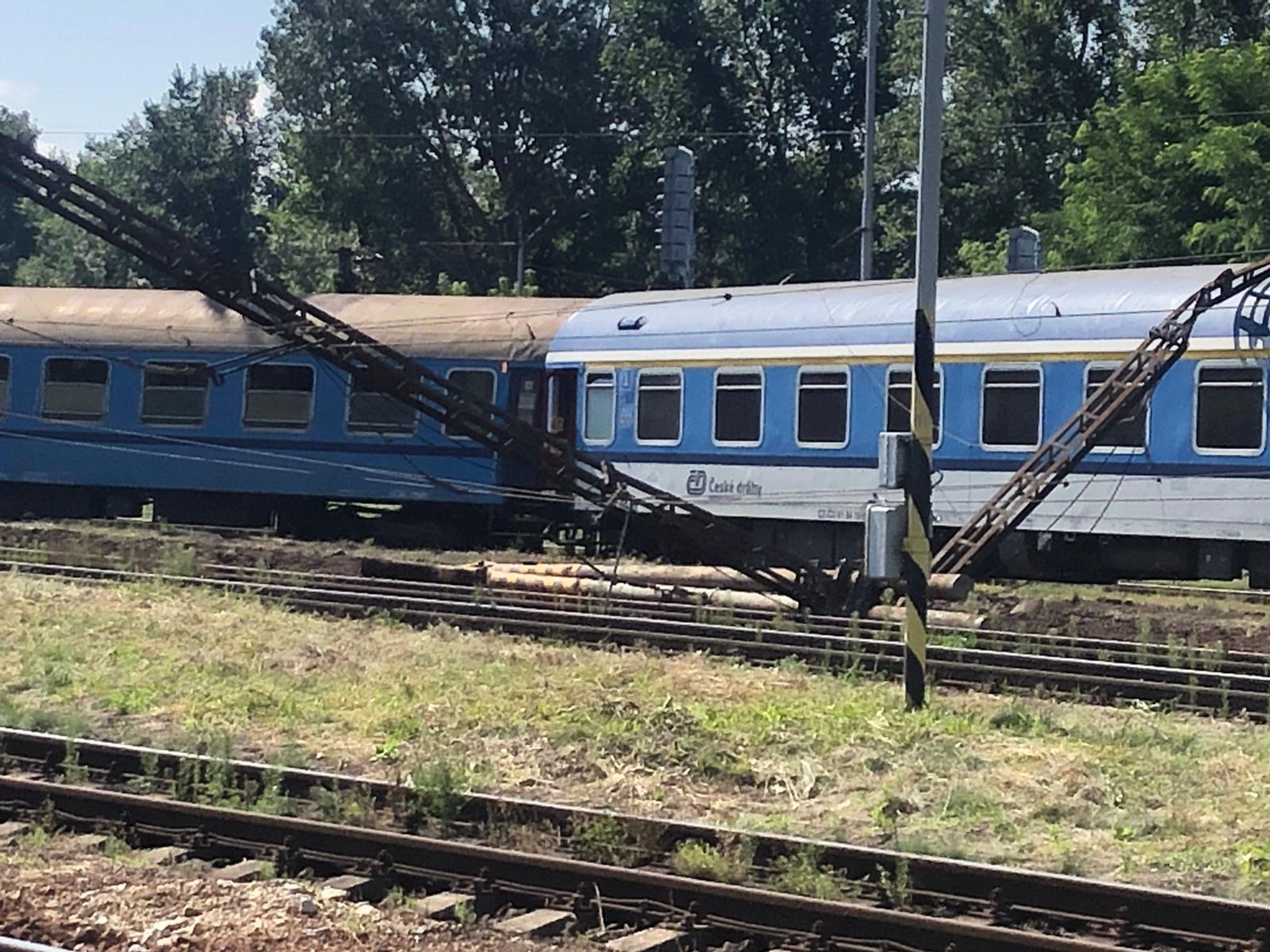 Nehoda vlaku u Tišnova - 3 | Galerie: GALERIE: Nehoda vlaku u Tišnova ...