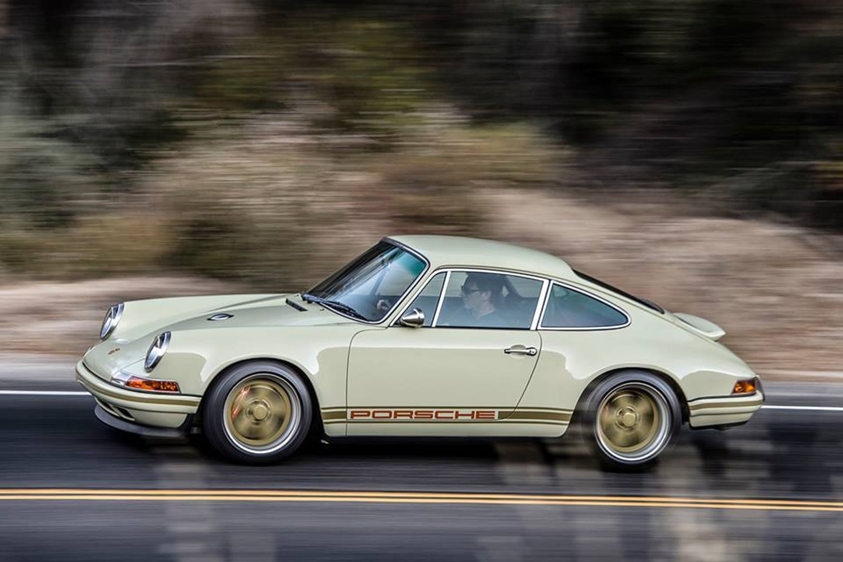 singer - 75 | Galerie: GALERIE: Singer 911 | TN.cz