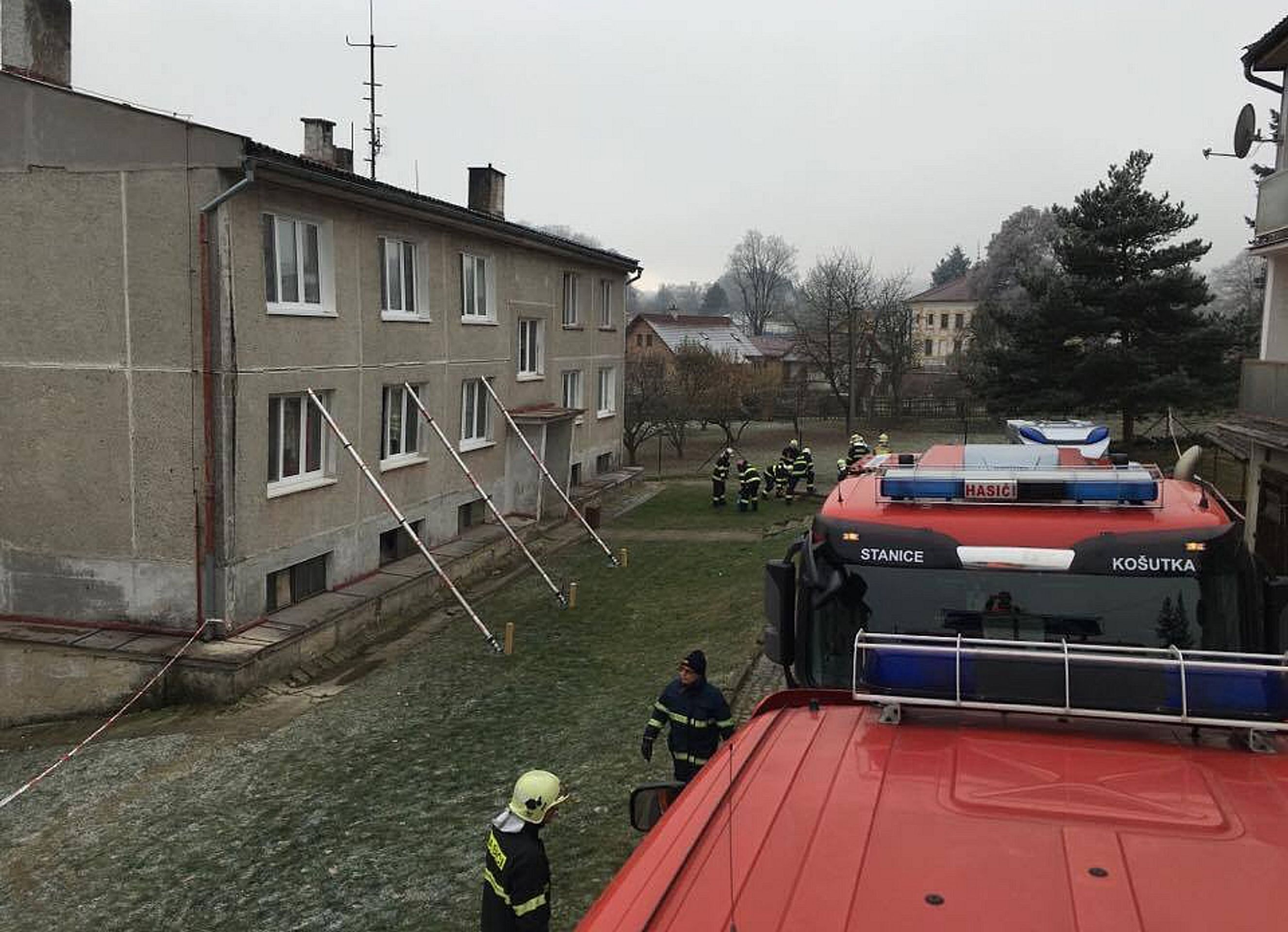 Exploze propanbutanové láhve v bytě v Drahotíně - 2 | Galerie: GALERIE ...