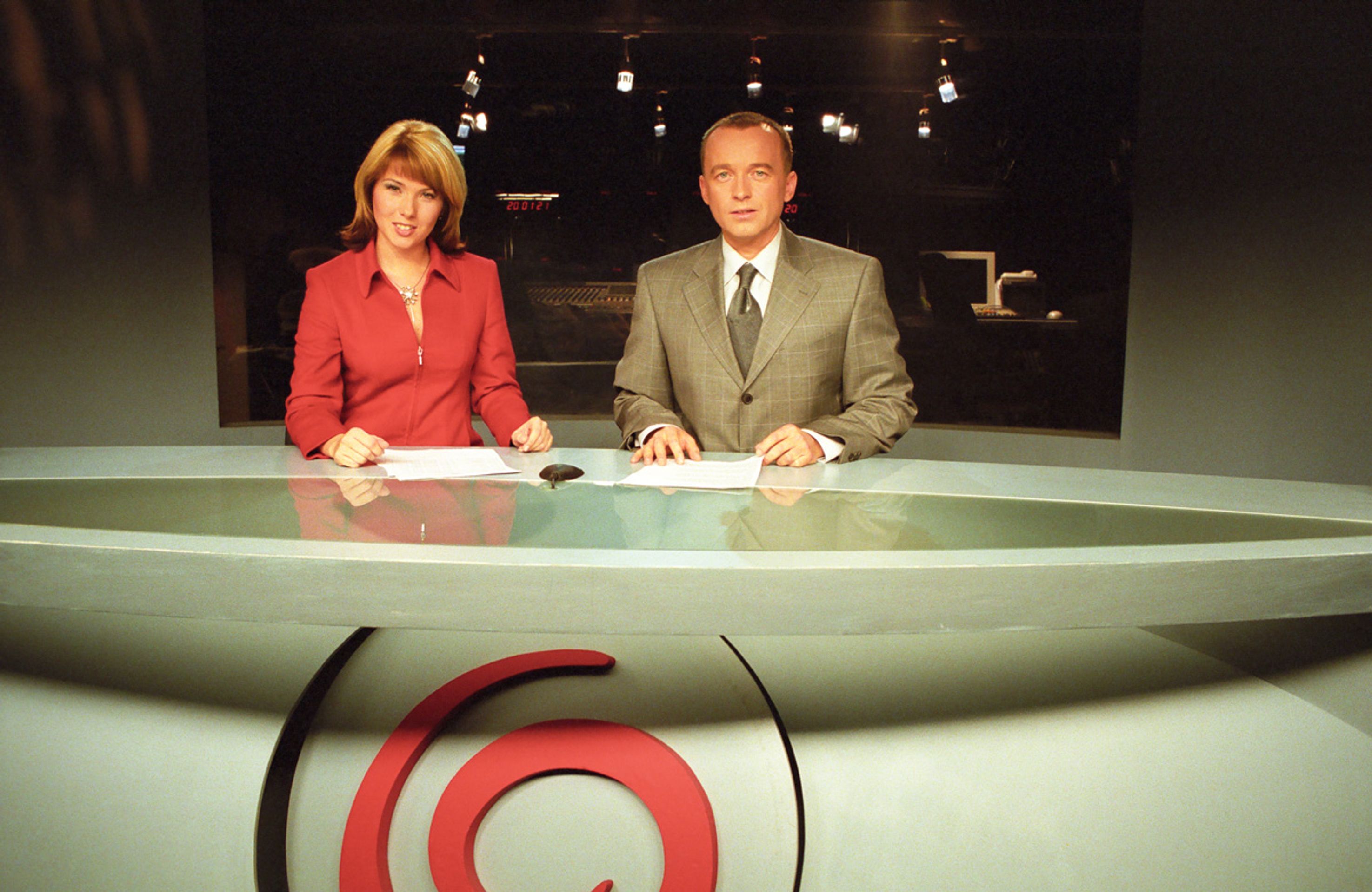 V současnosti Televizní noviny moderuje dvojice Kristina Kloubková a ...