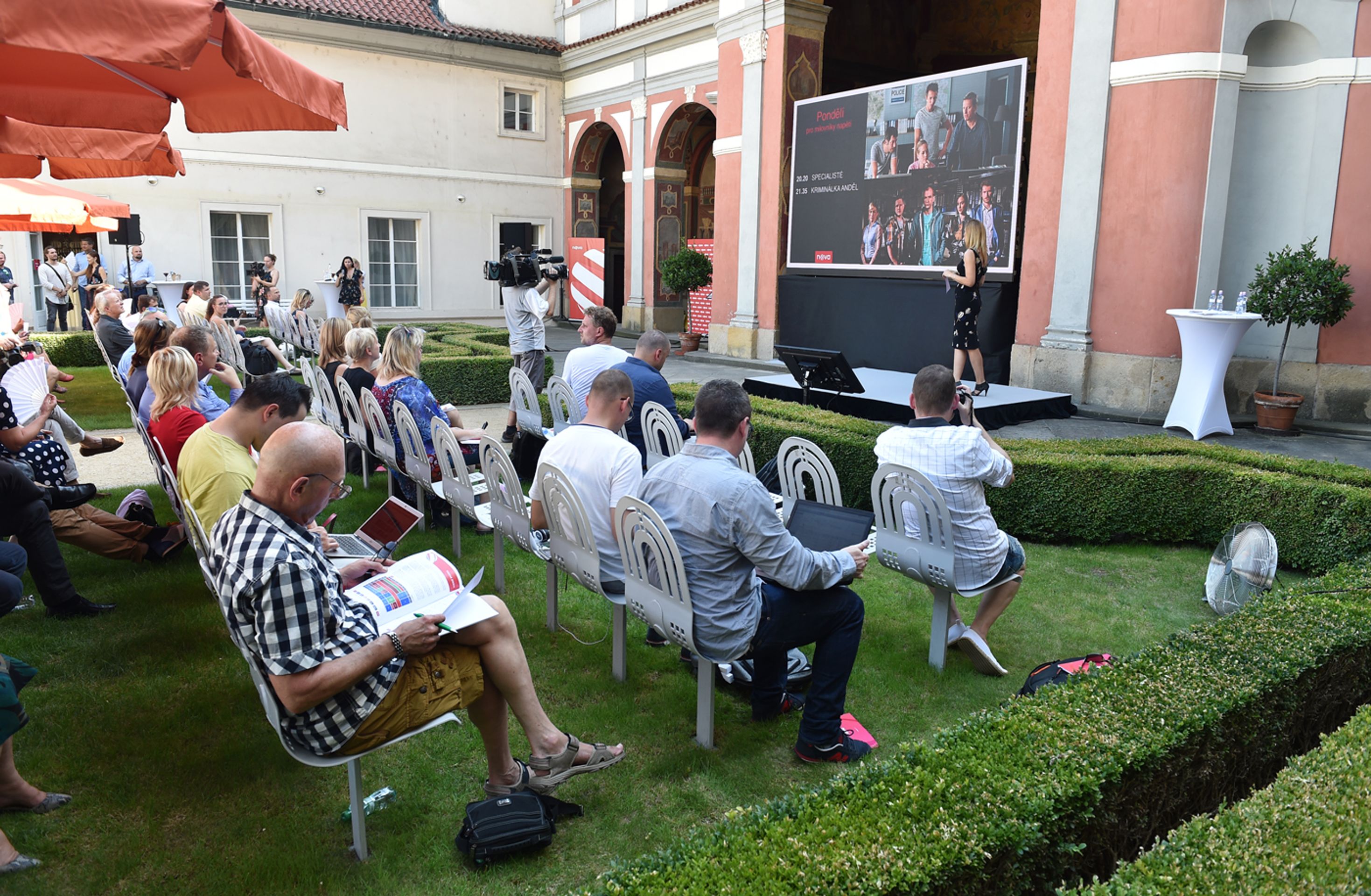 Kdo se ukázal na tiskové konferenci k podzimnímu programovému schématu - Jaroslav Satoranský ...