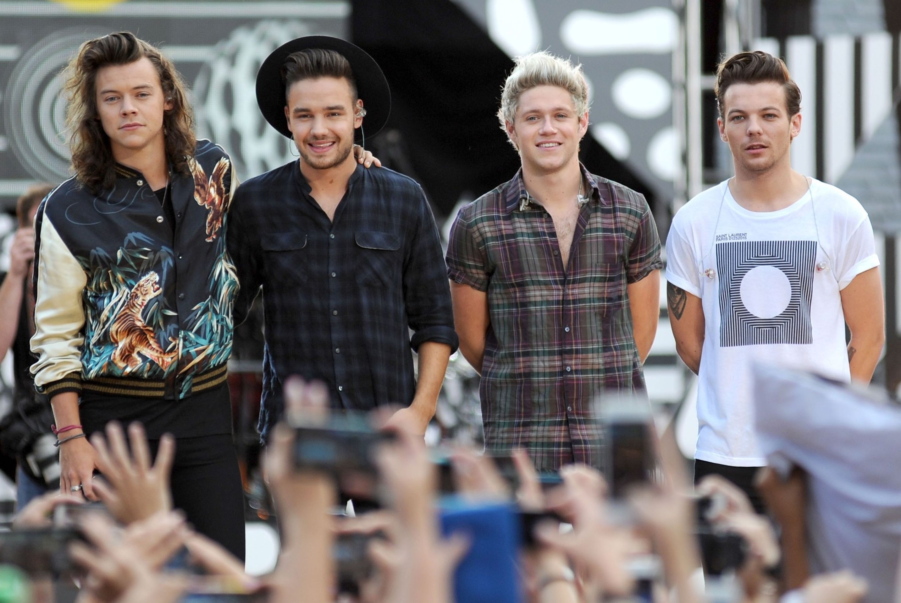 Hotel musela před smutnícími fanoušky hlídat policie | Galerie: Zemřel ...