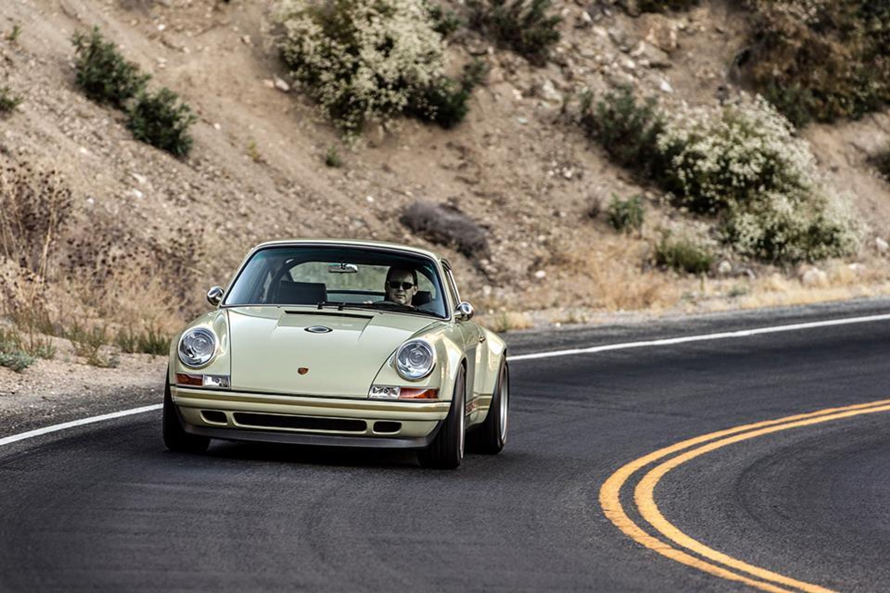 singer - 80 | Galerie: GALERIE: Singer 911 | TN.cz